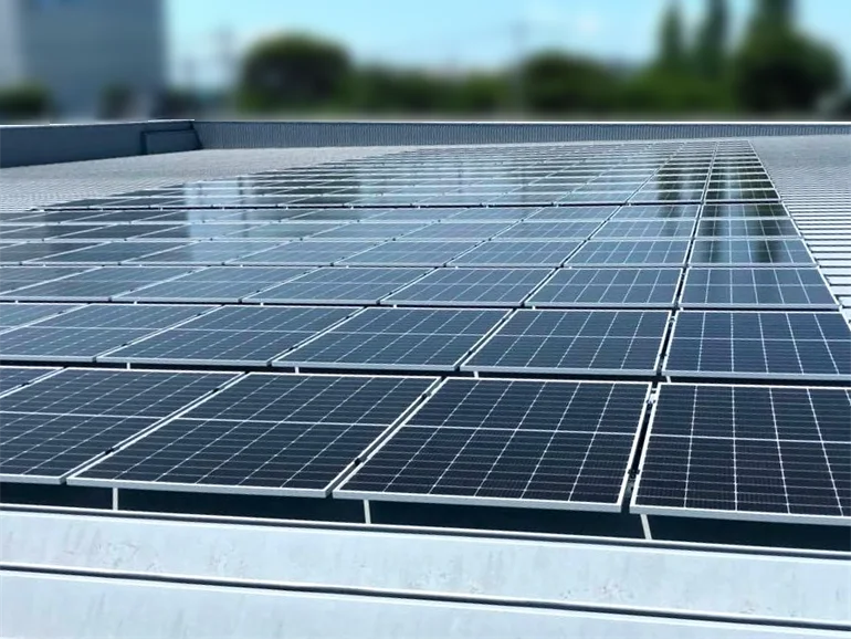 太陽光発電の導入事例 | チェーン店屋根上 | 埼玉県羽生市